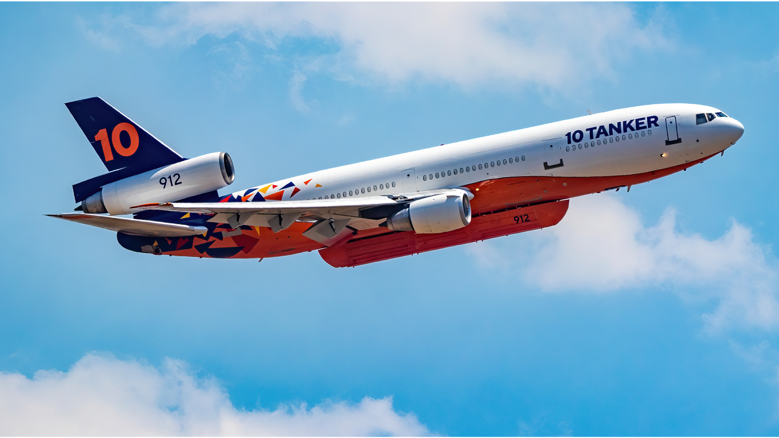 Modified McDonnell Douglas DC-10: A Look At 10 Tanker's Aerial ...