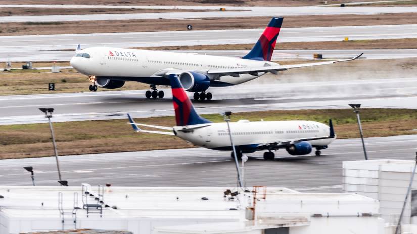 Which North American Airlines Offer Military Discount Flight Fares?