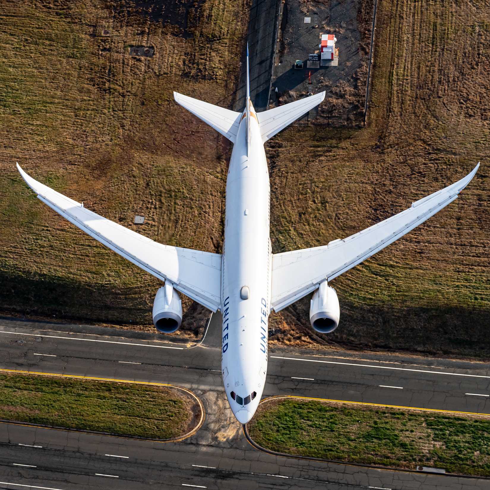 6 Injured After United Airlines Boeing 787 Flight From Lagos Suffers ...
