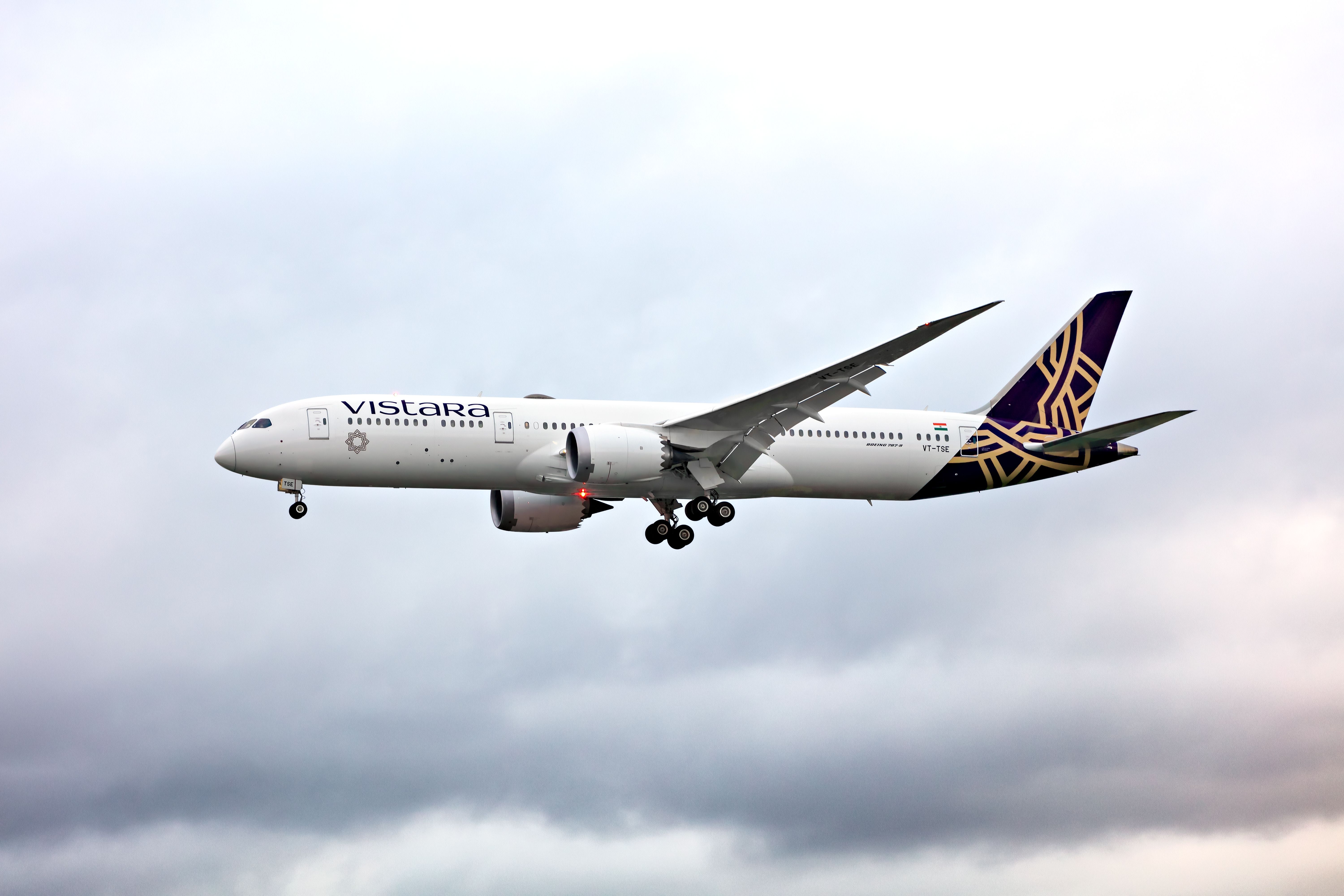 How Airlines & Airports Deal With Bomb Threats: 5 Key Steps