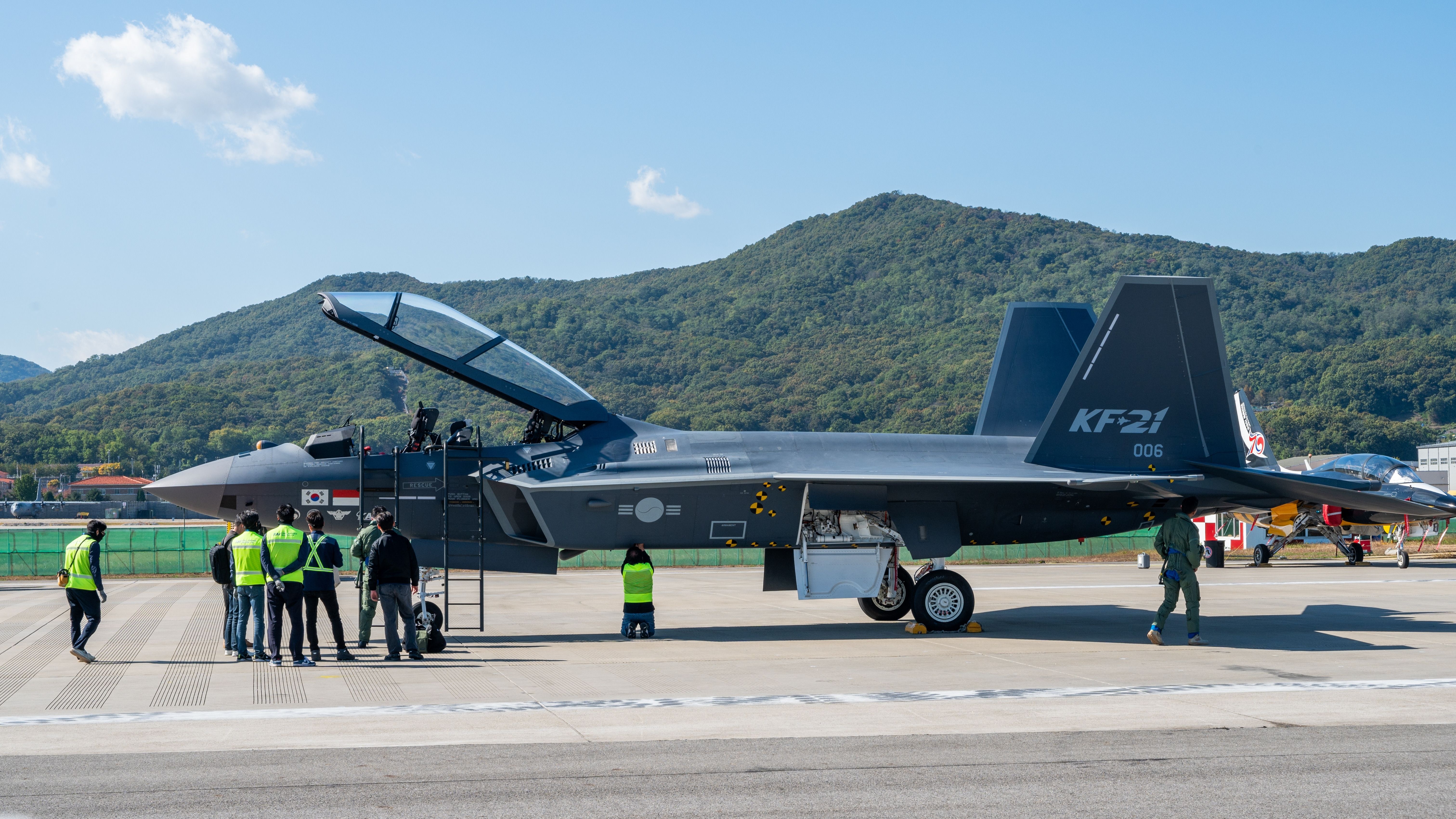 South Korean Fighter Jet: 5 Fast Facts About The KAI KF-21 Boramae