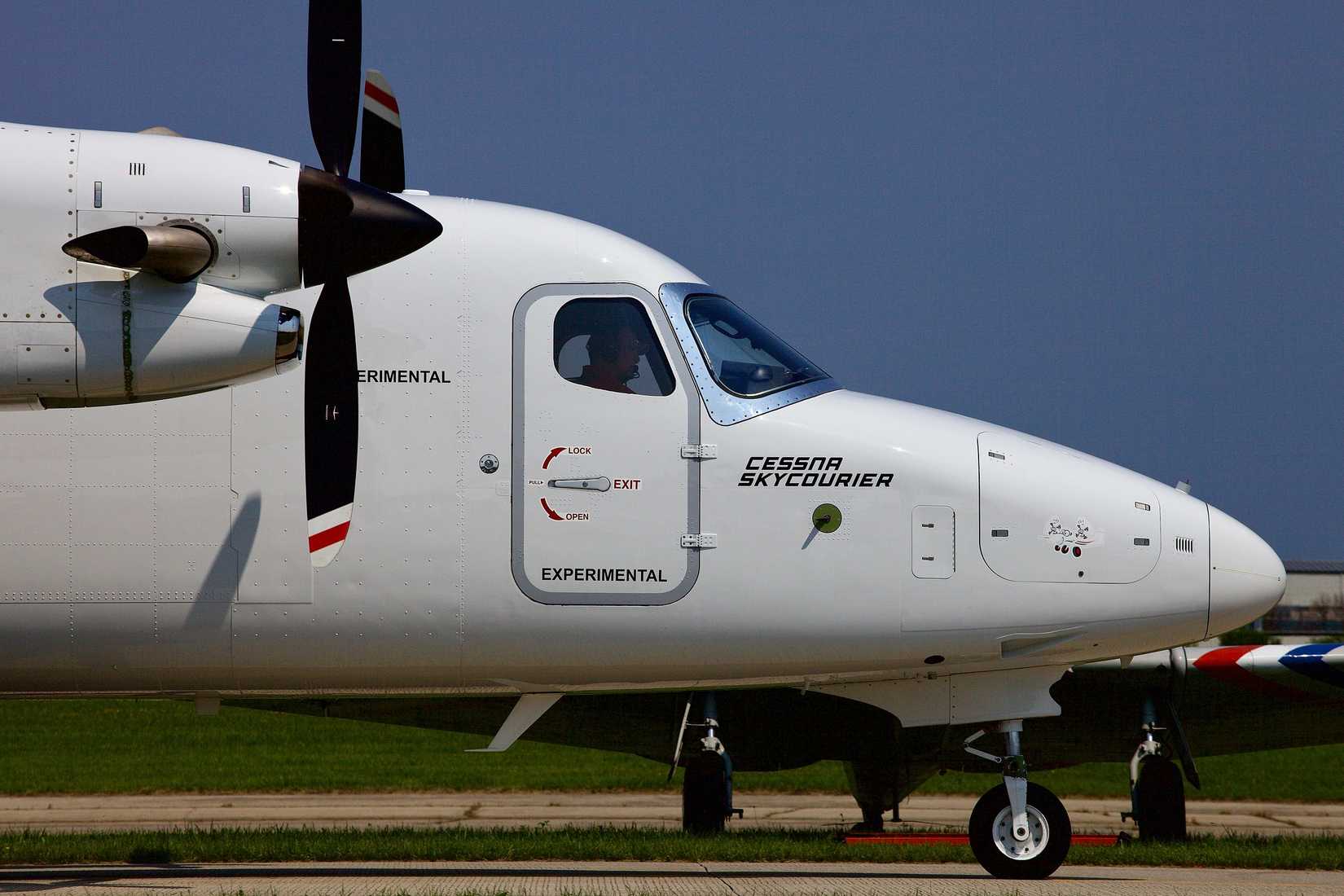 8 Features That Make The Cessna SkyCourier Such A Popular Utility Aircraft