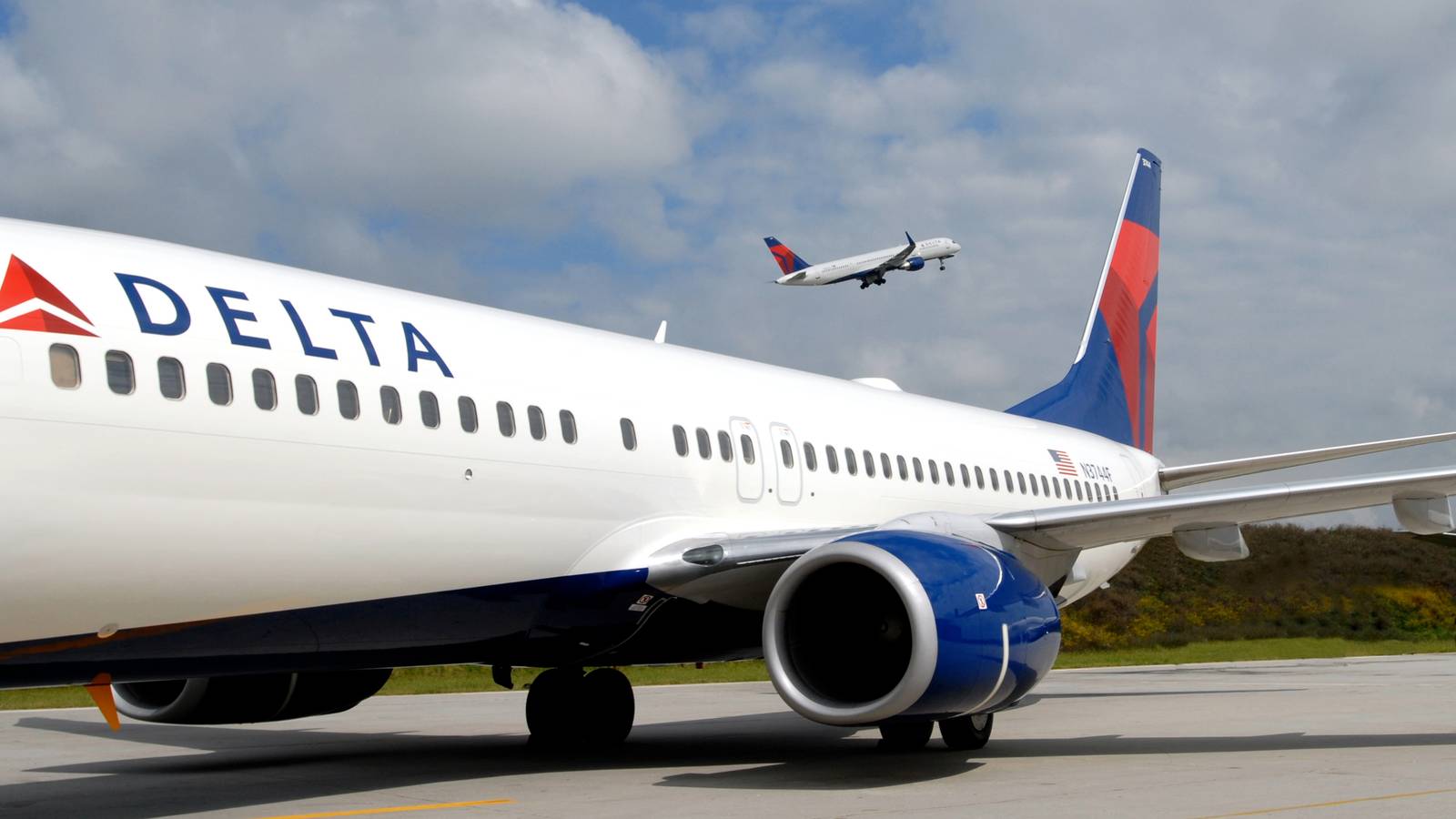 Delta Air Lines Flight Diverted To Bradley Airport After Mechanical ...