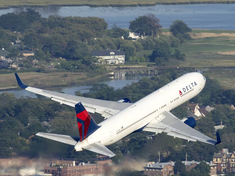 Delta Air Lines Pilot Jailed For 10 Months After Turning Up Drunk For ...
