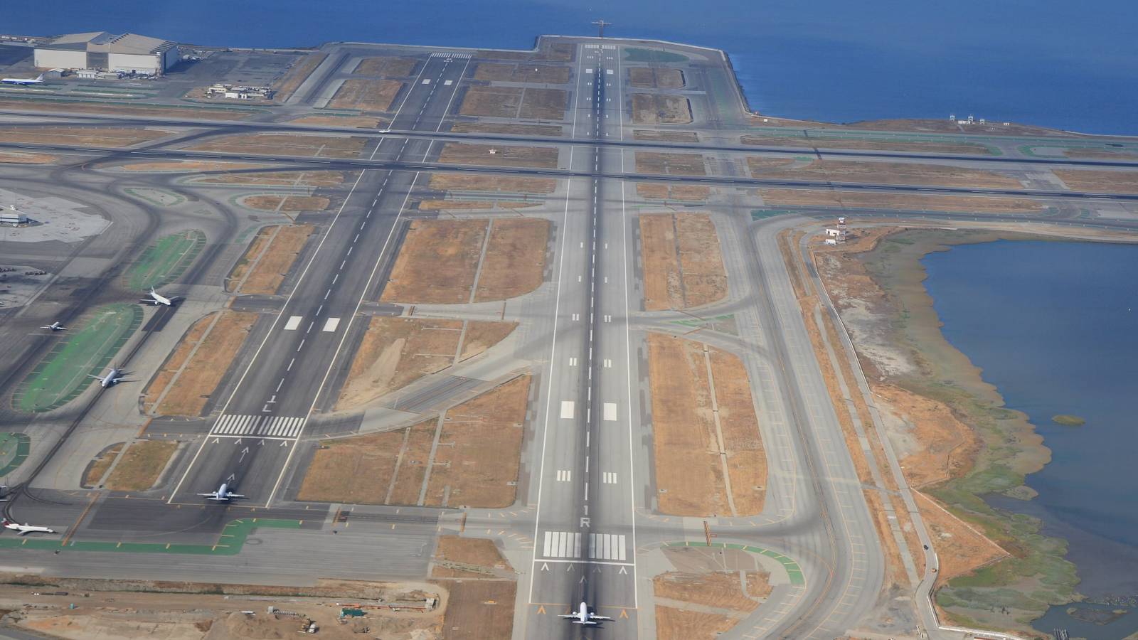 Top 5: The US Airports With The Most Runways