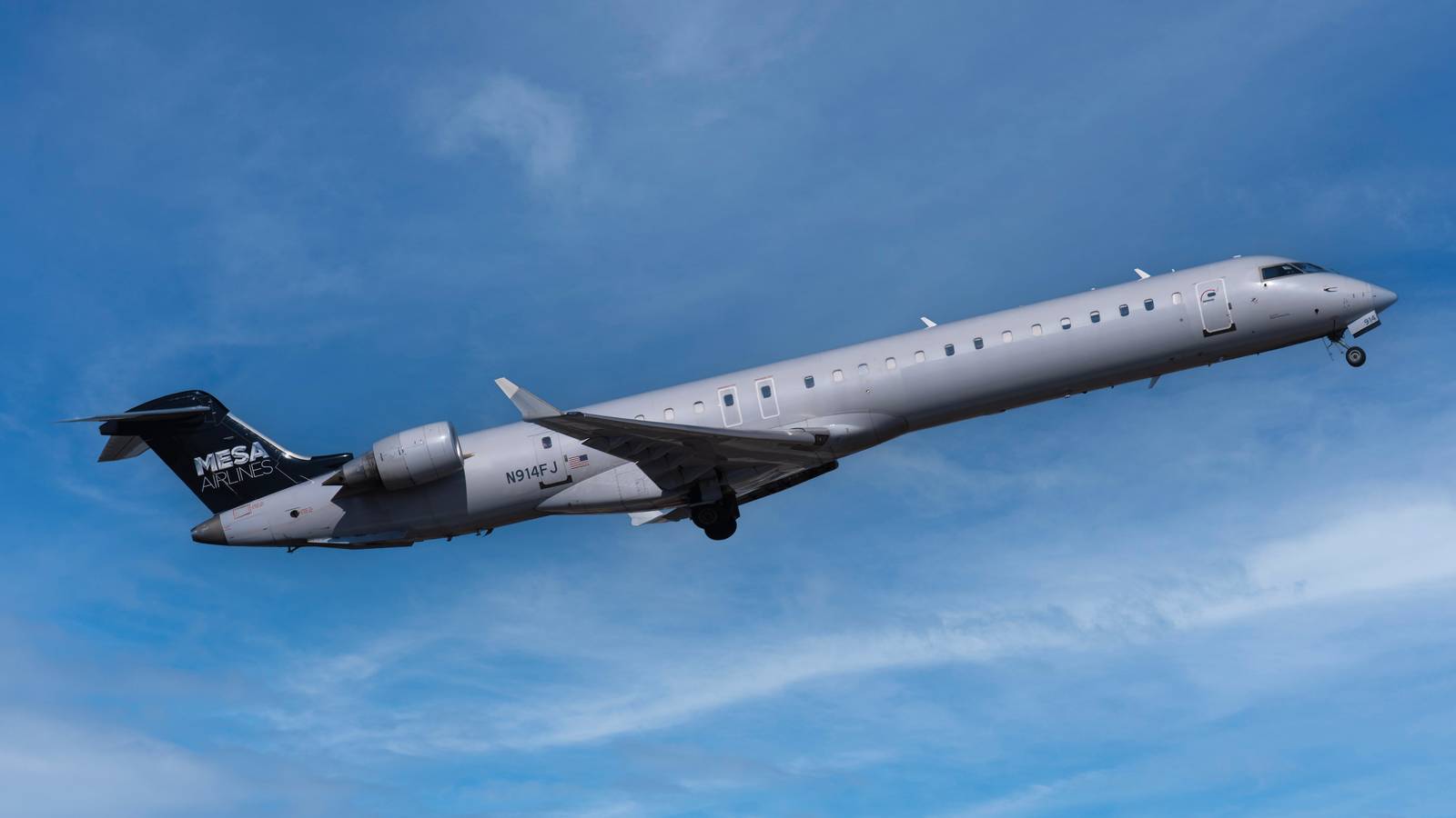 Bombardier CRJ900 Or Embraer E175: Which Is Better?