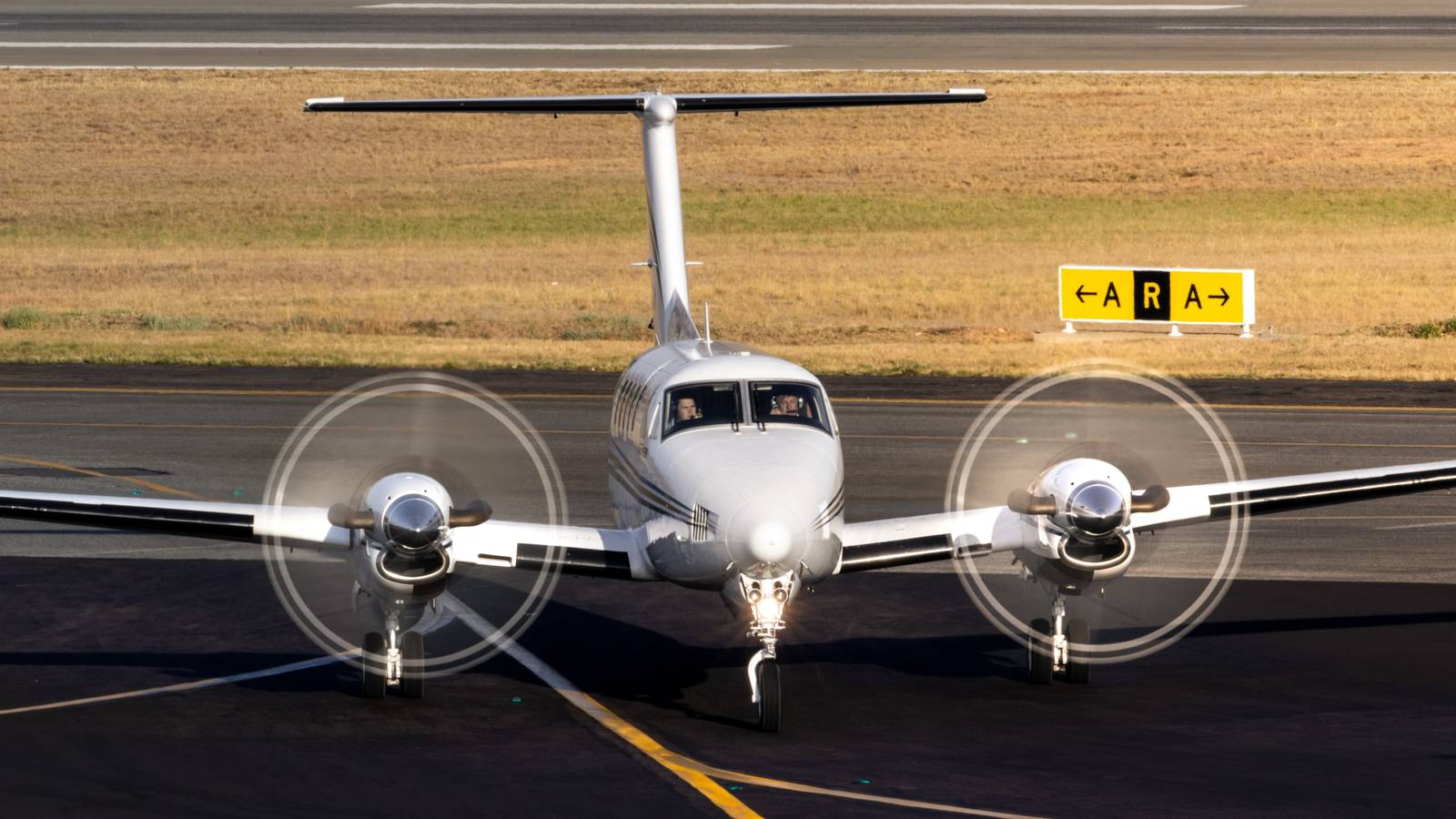 Collins Aerospace Reveals Avionics Upgrades For Beechcraft And Hawker ...