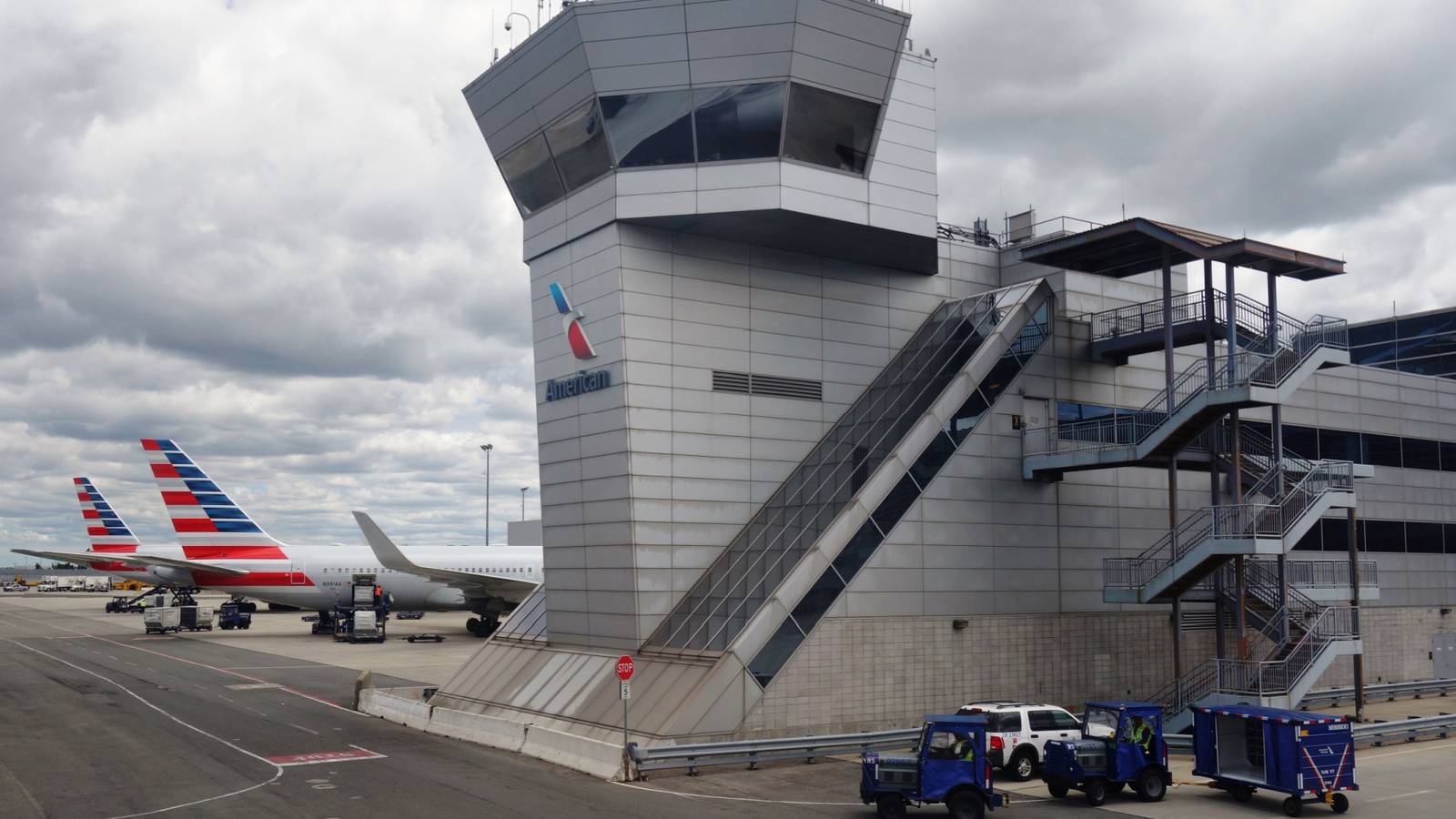 A Complete Guide To The American Airlines Terminal At JFK Airport