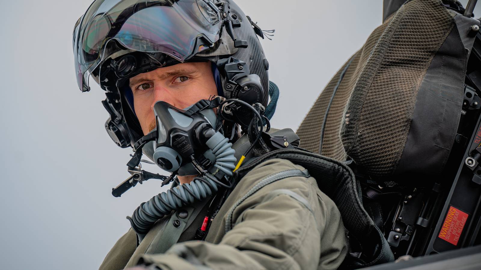 Explained: What Fighter Jet G Force Does To The Body