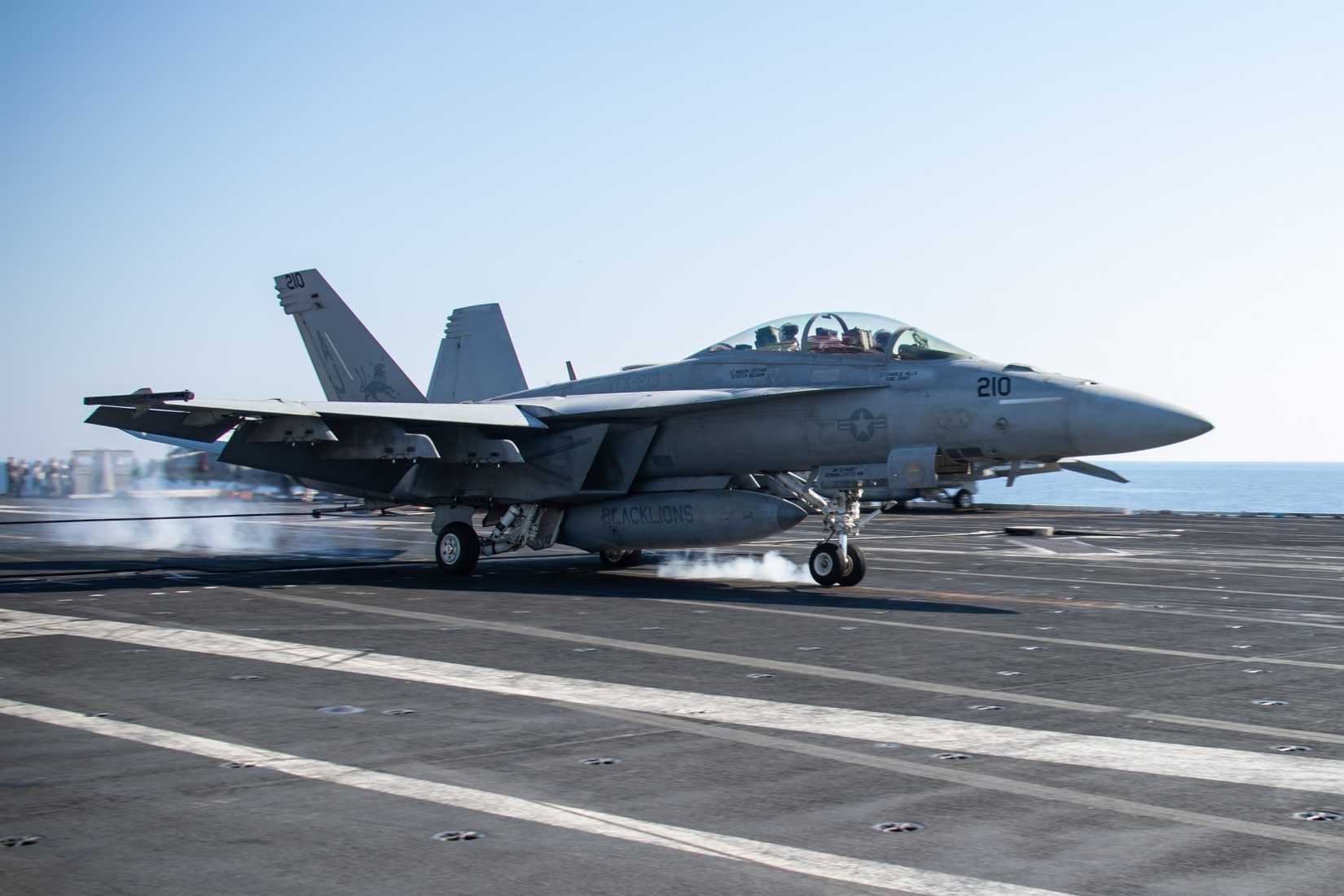 5 Things You May Not Know About How Fighter Jets Take Off From Aircraft ...