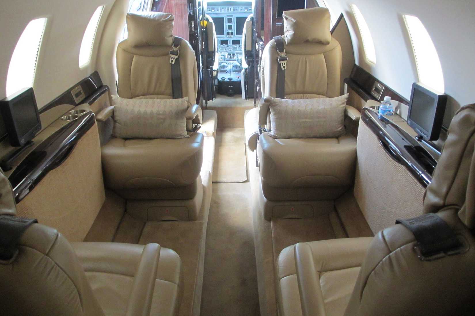 Which Super Midsize Business Jet Has The Longest Range?