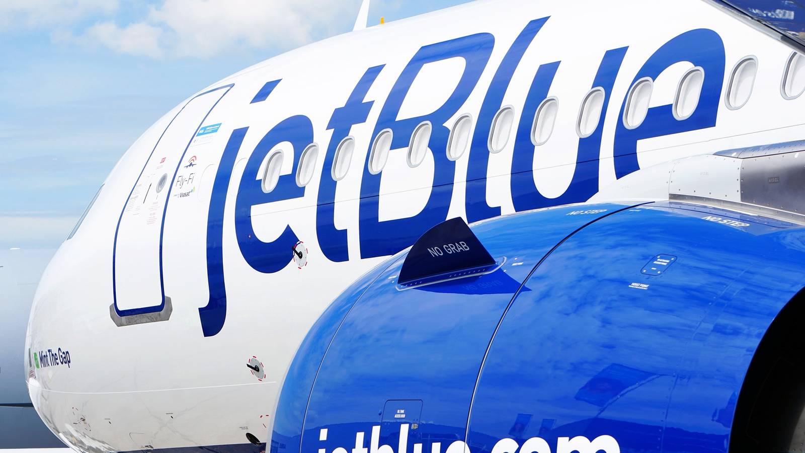 JetBlue To Grant A Free Carry-On With Basic Economy Fares Starting This ...