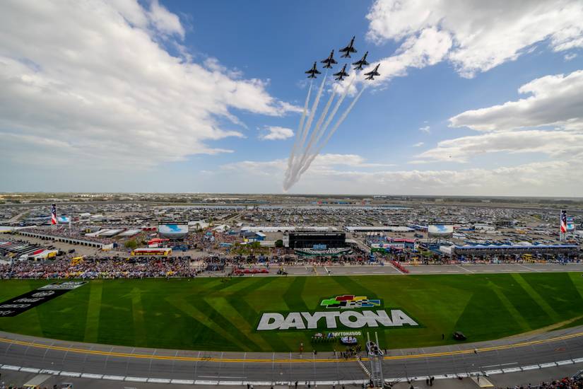 Aircraft Over Sports Stadiums: How Are Military Flyovers Arranged?