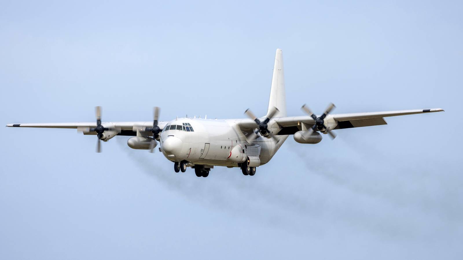 Lockheed L-100 Hercules Veers Off Runway In Somalia