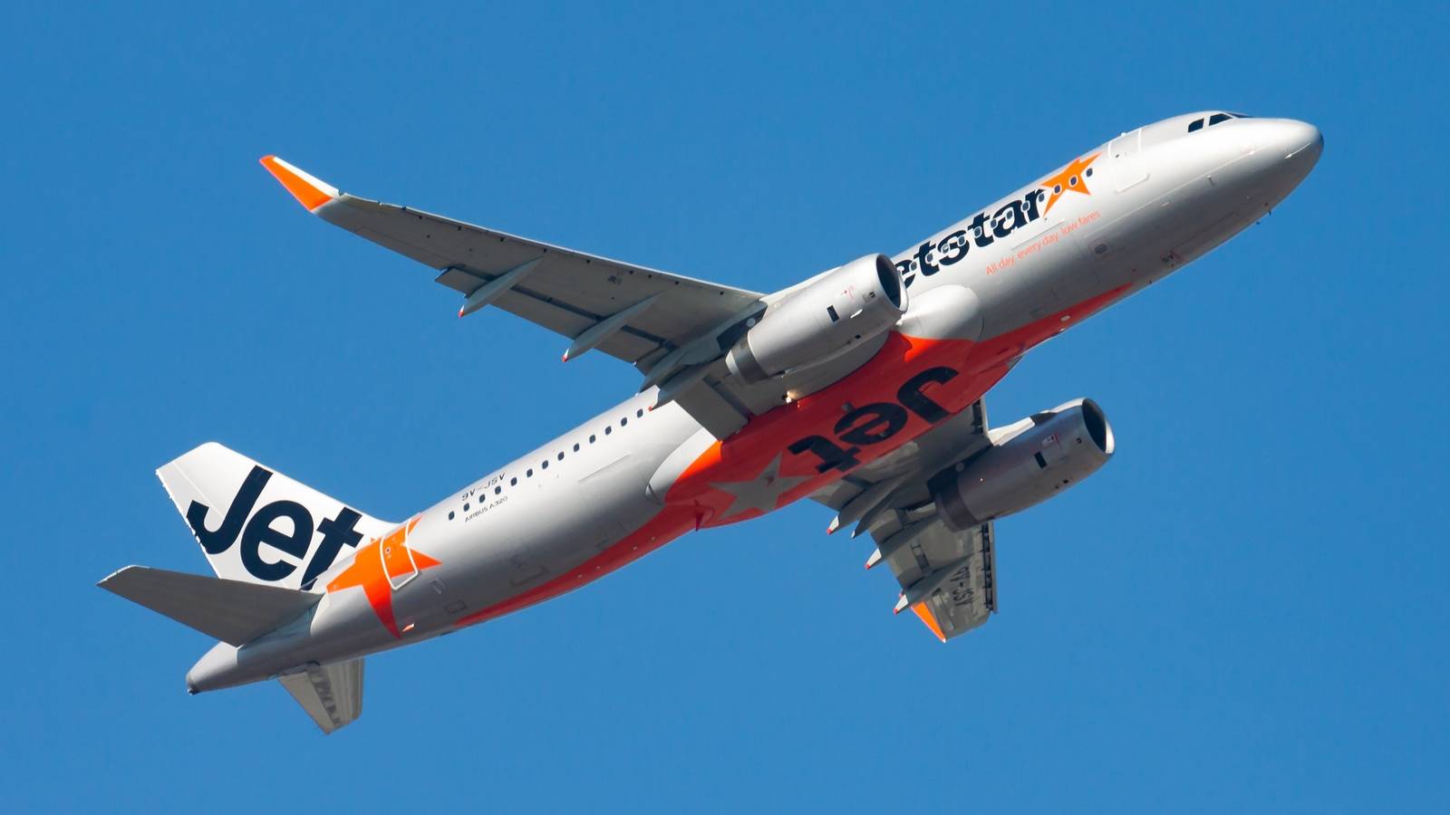Jetstar Airbus A320 Emergency Slide Deployed After Exit Forced