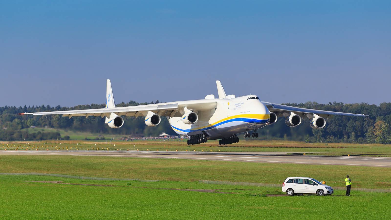 Did You Know The World's Biggest Plane Set 123 Other Records?