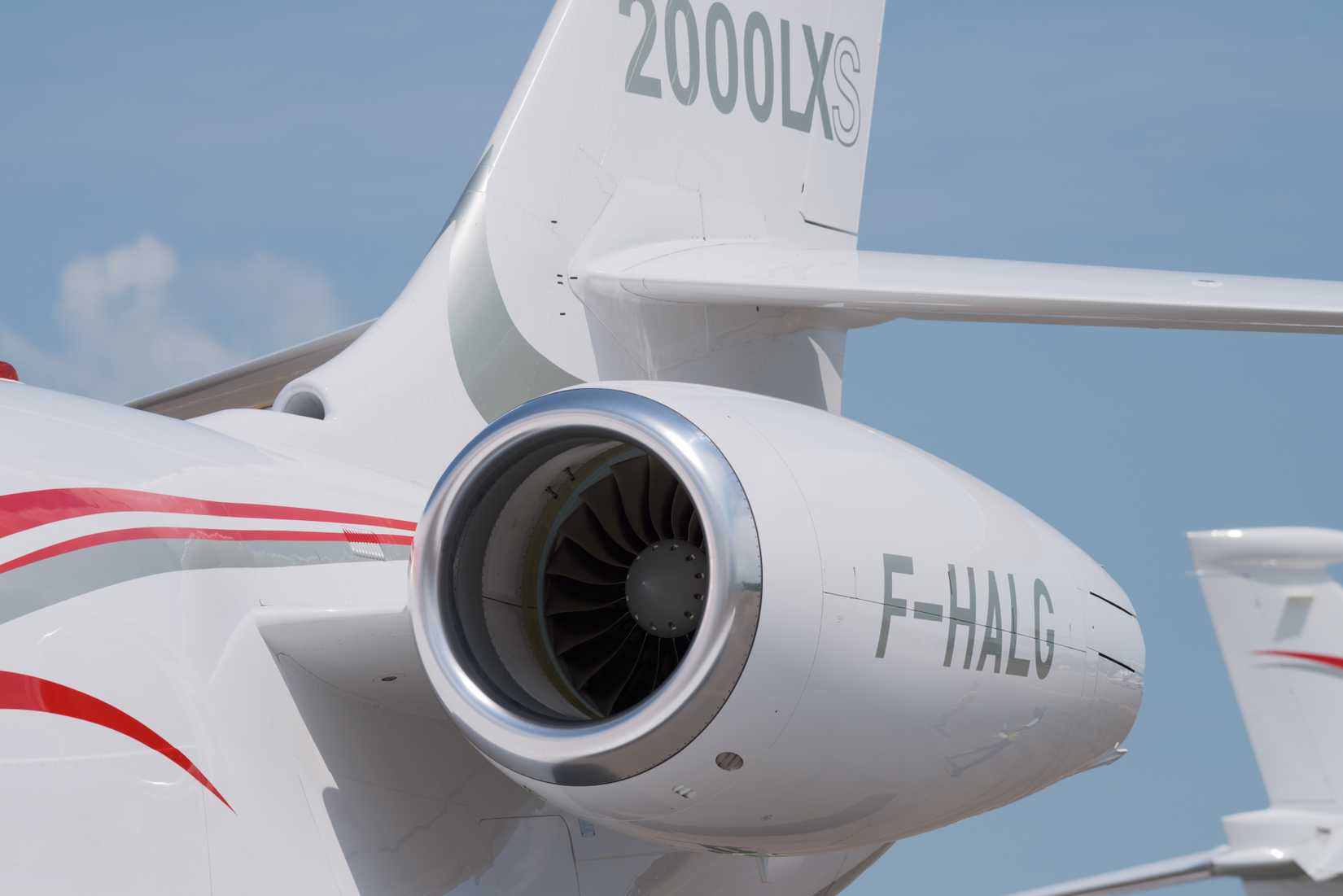 A Closer Look At the Dassault Falcon 2000 Series