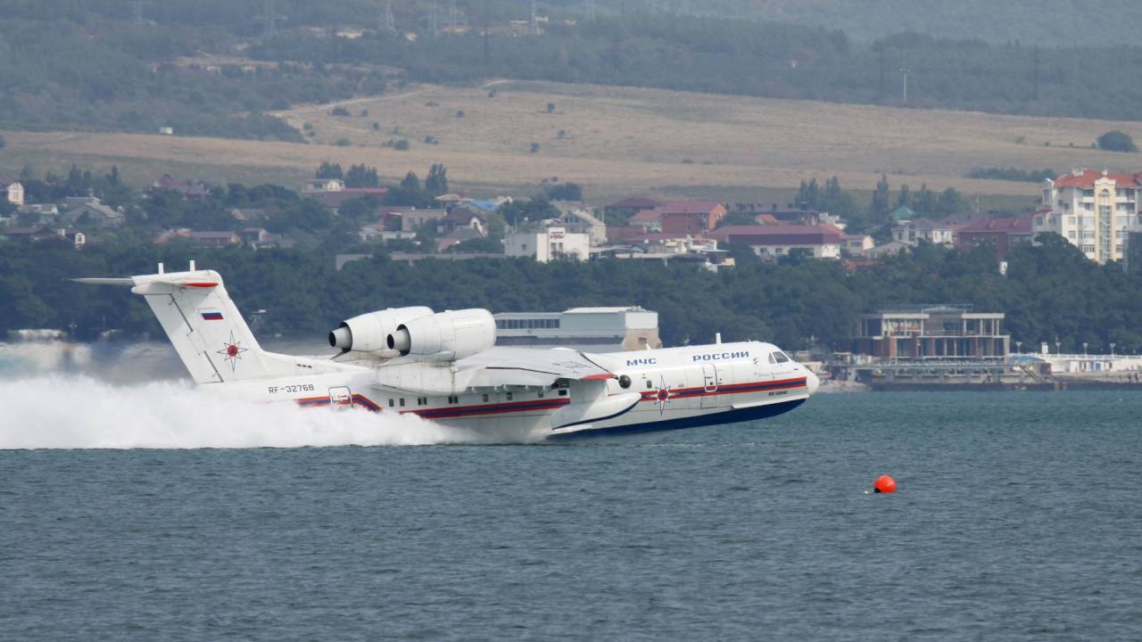 Beriev Be-200: What Should You Know About The World’s Only Amphibious ...