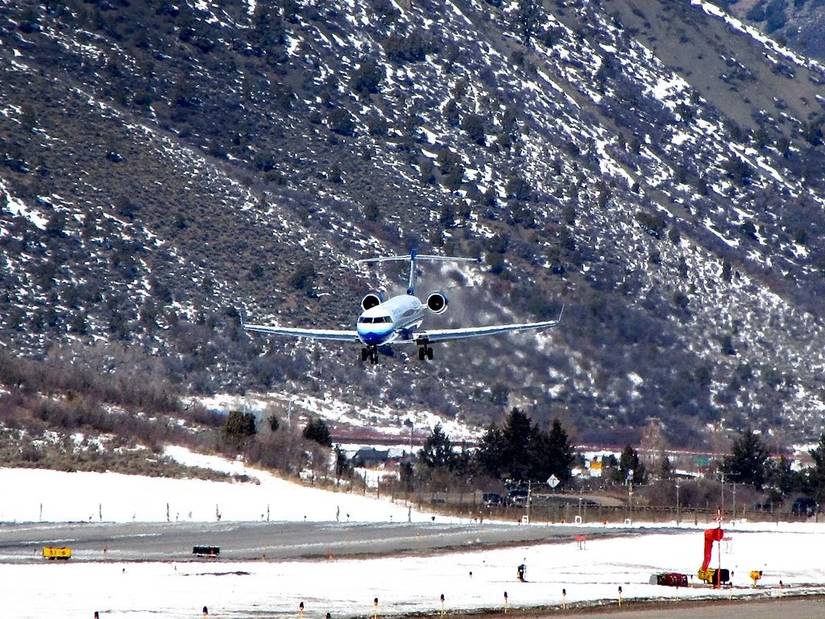 Flying To The Mountains: A Guide To Aspen Pitkin County Airport
