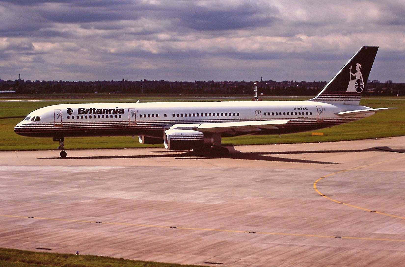 Throwback: The Britannia Airways Boeing 757 That Broke Apart On Landing