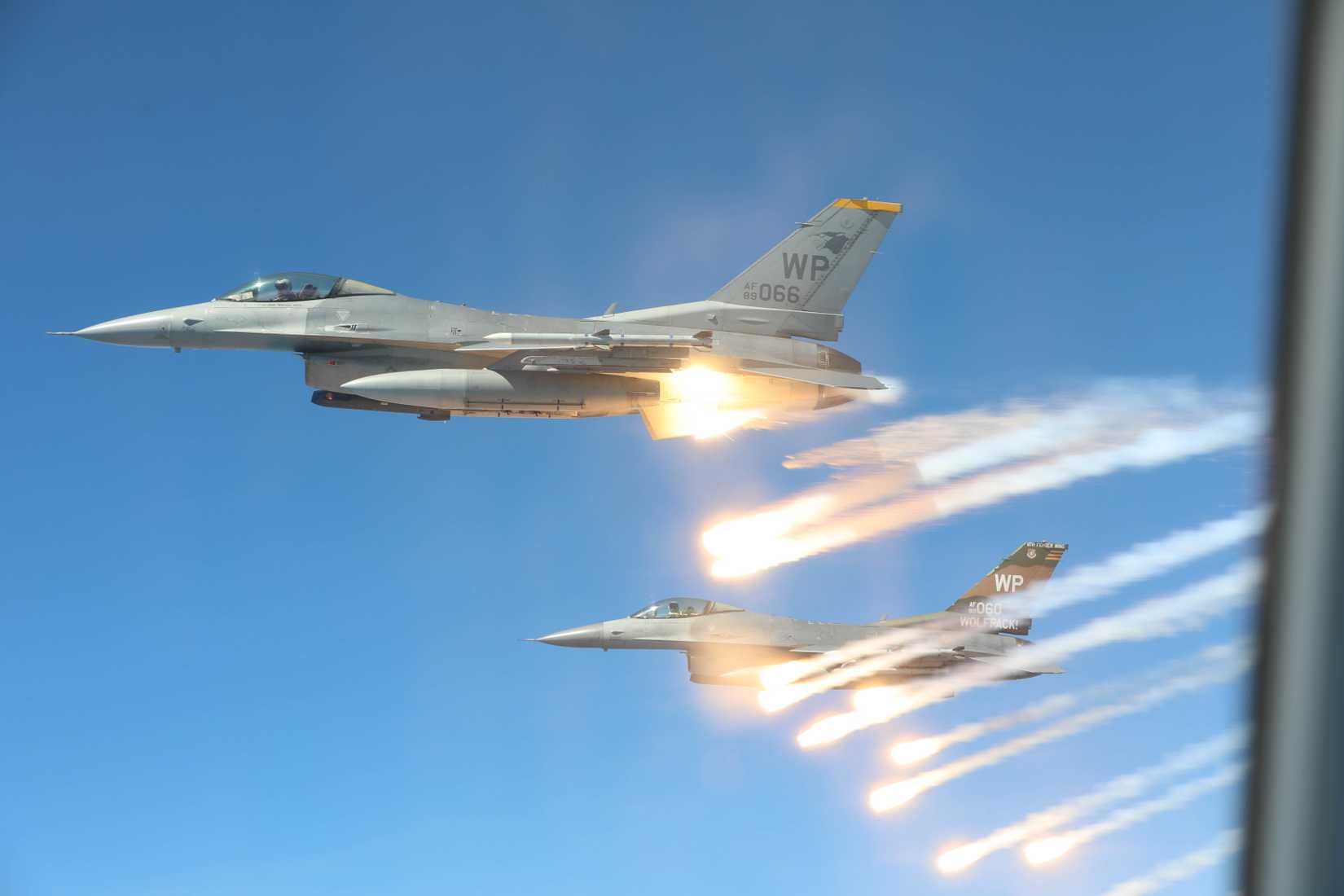 5 Amazing USAF Military Jet Pictures & Their Stories