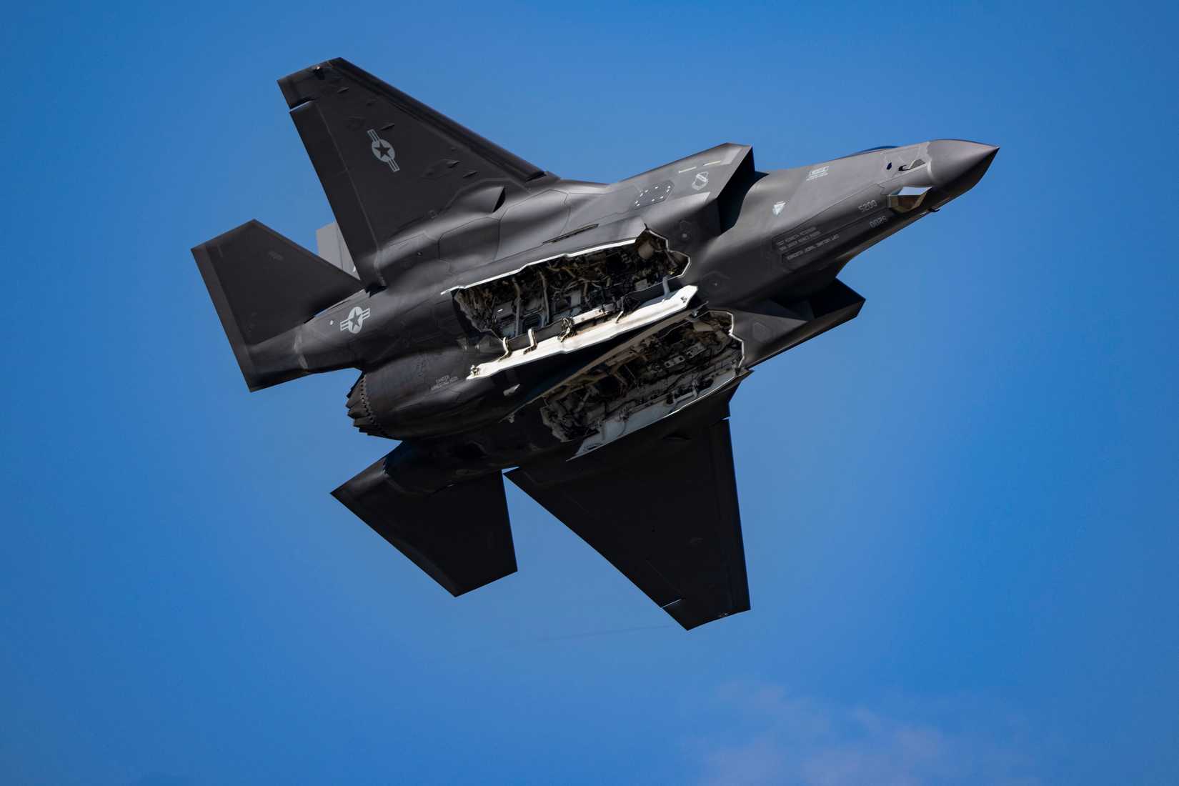 5 Amazing USAF Military Jet Pictures & Their Stories