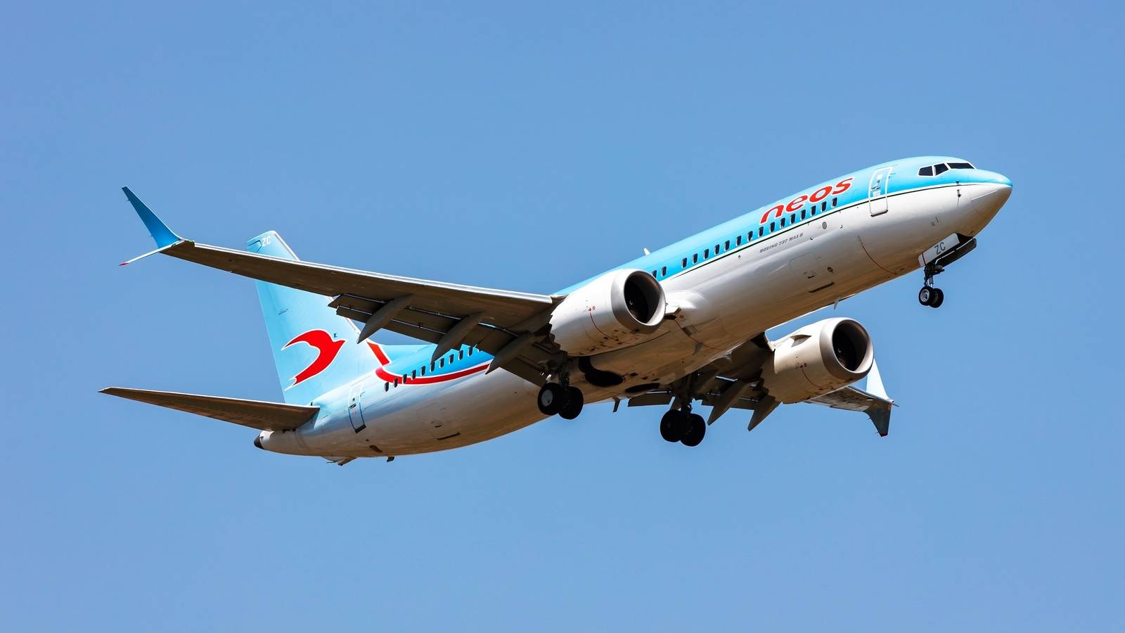 Nearly 12 hours: North America's Only 1-Stop Boeing 737 Flights From Europe