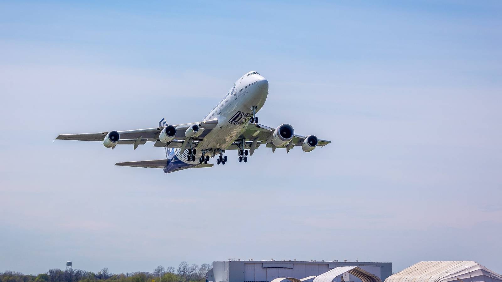 Rolls-Royce Pearl For Dassault Falcon 10X Takes Flight On Boeing 747 ...