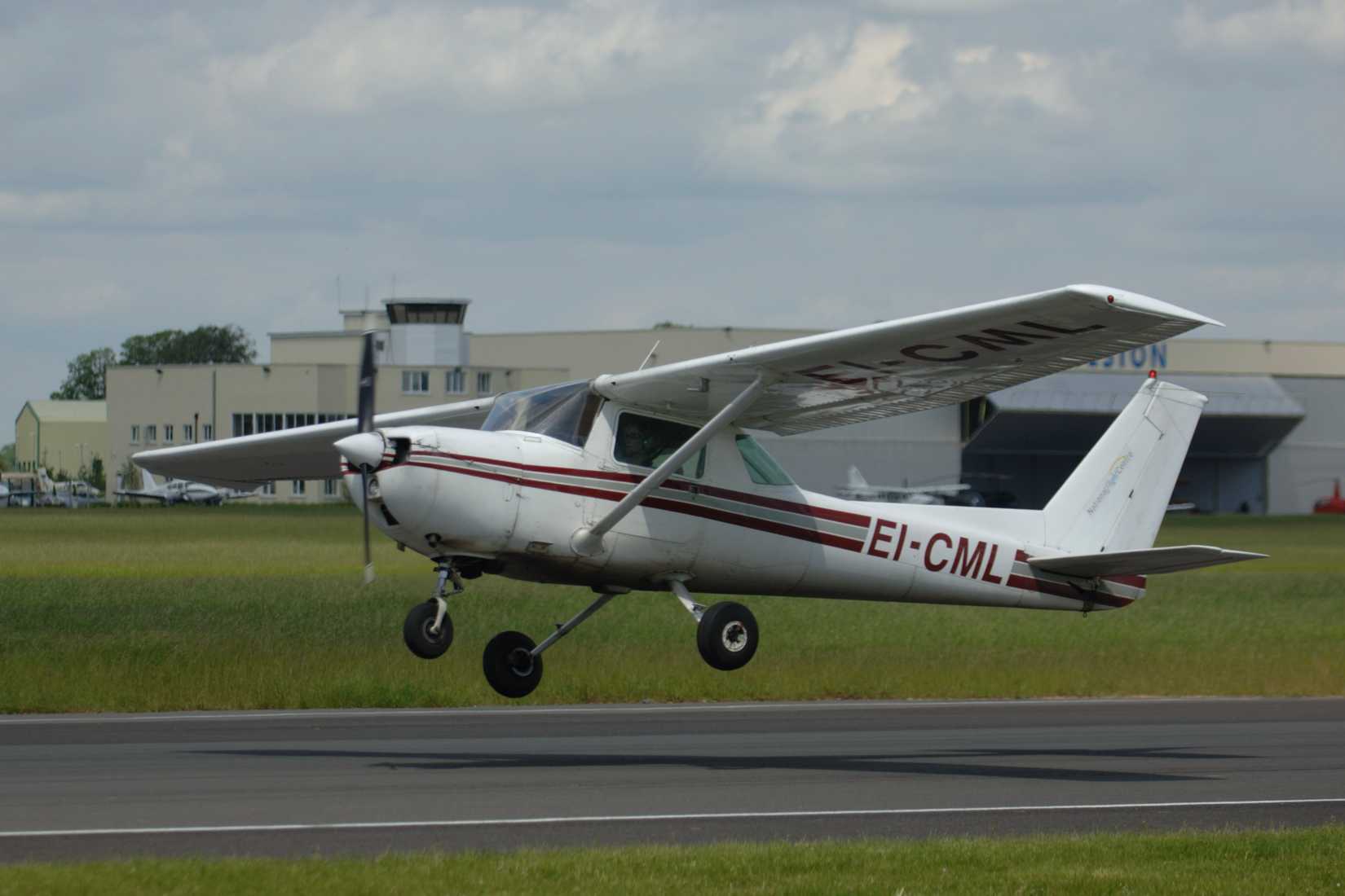 A Look At The Cirrus SR22 & Four Other Popular Single-Engine Aircraft