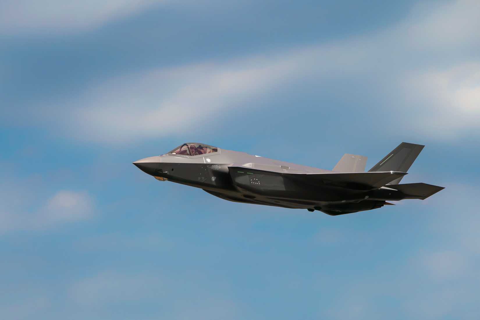 Your Quick Guide To Fifth-Generation Fighter Jets