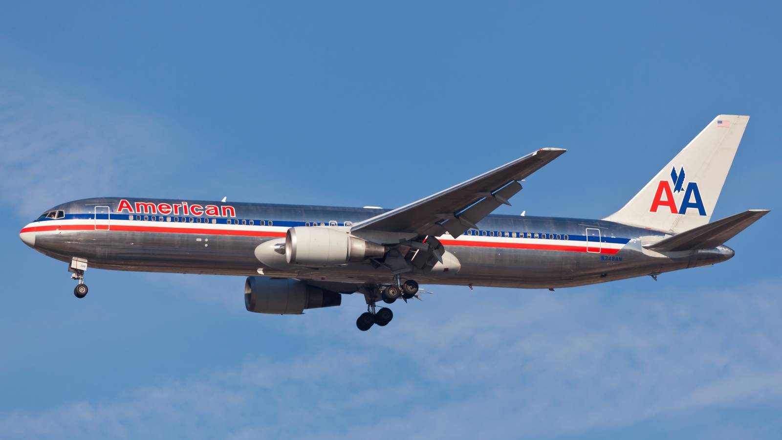 What Is A Cheatline On An Aircraft Livery?