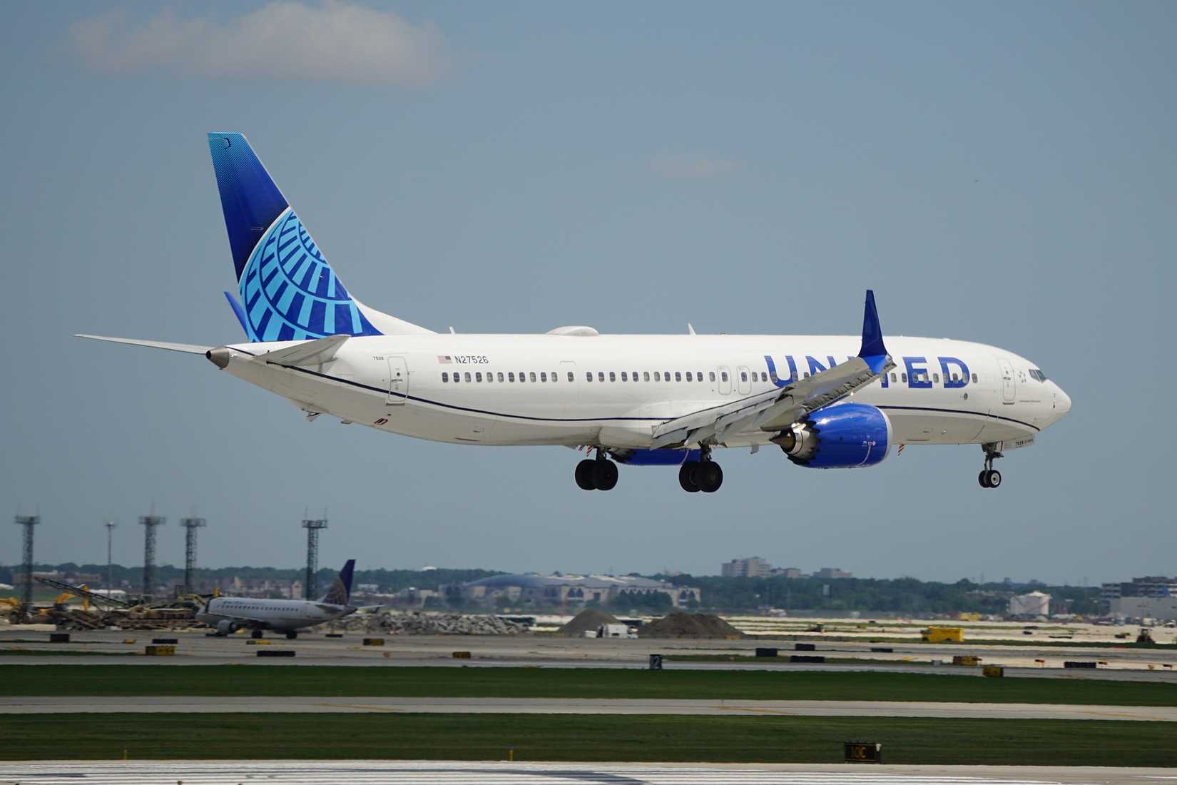 United Airlines Boeing 737 MAX Runway Incursion Forces Southwest Jet To ...
