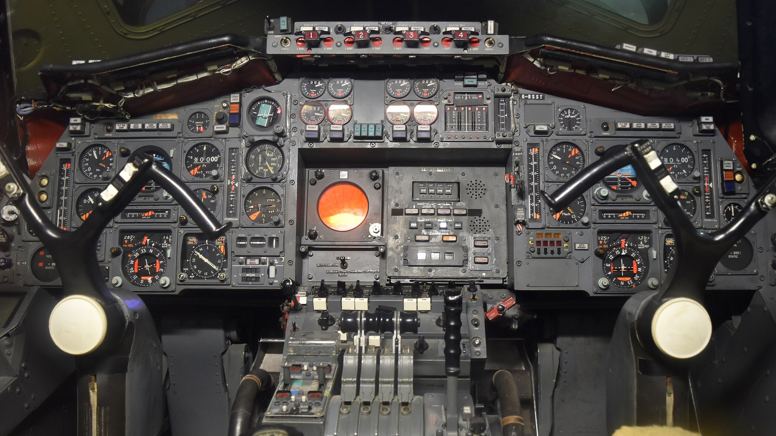 Why Was The Concorde Cockpit So Complex?