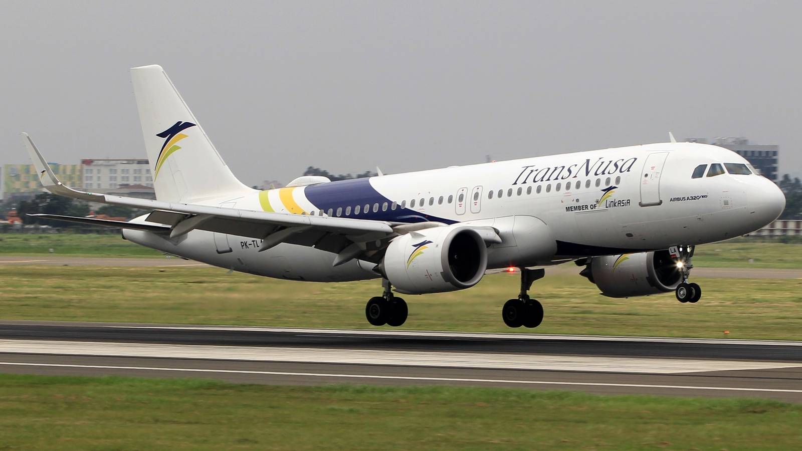 TransNusa Ground Worker Hospitalized After Falling From Airbus A320 In ...