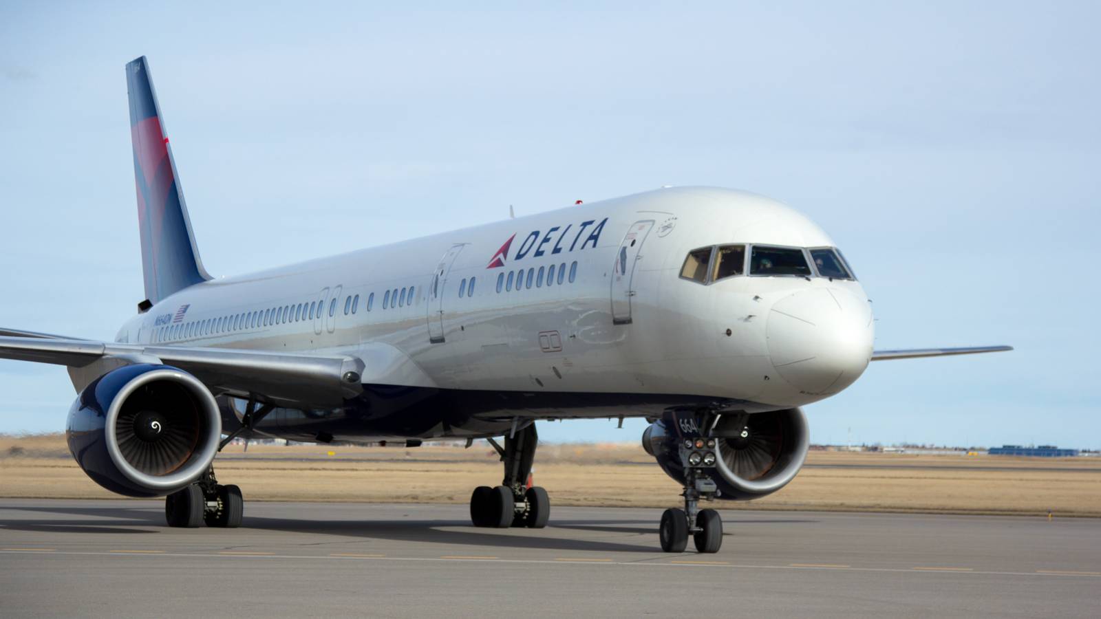 Atlanta Bound Delta Boeing 757 Aborts Approach Amid Unsafe Nose Gear ...