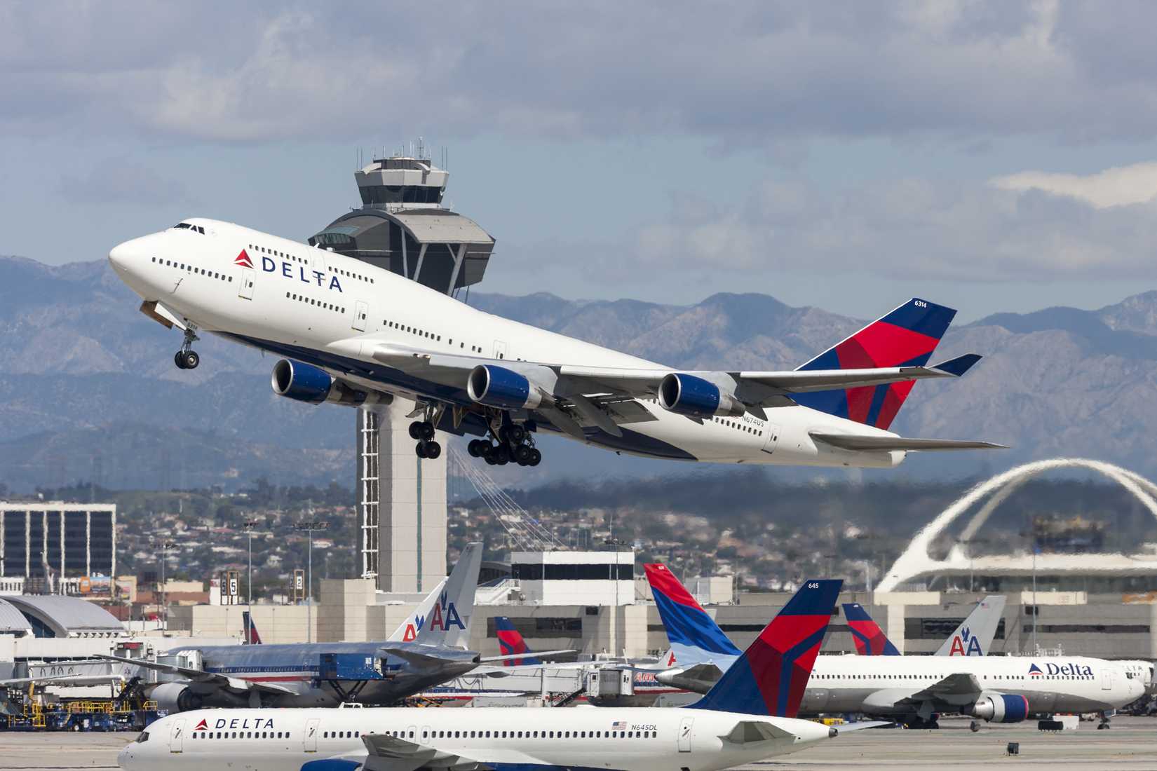 The Story Of Delta's Short-Lived Boeing 747-400 Operations