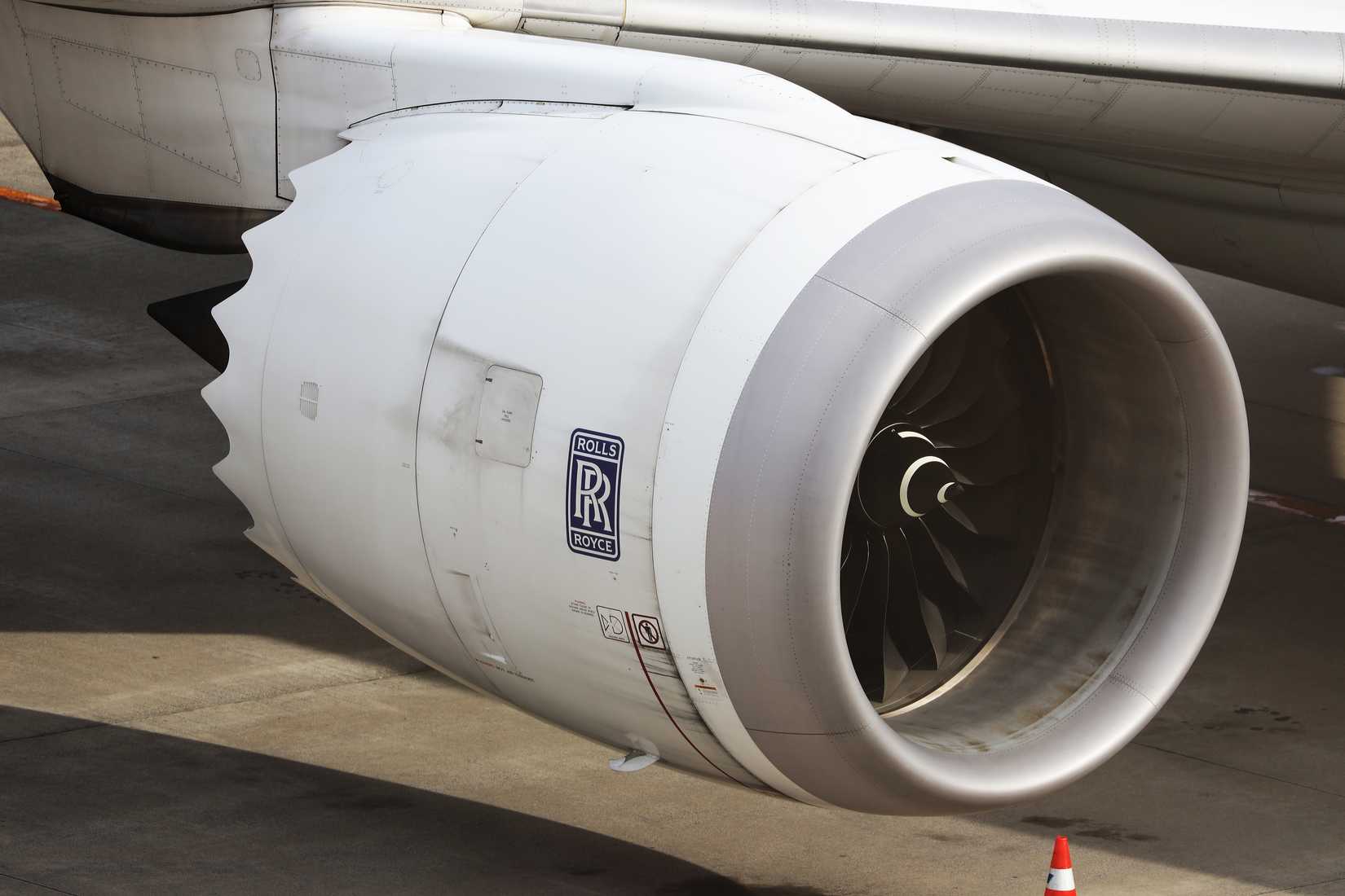 Comparing The 2 Boeing 787 Dreamliner Engines