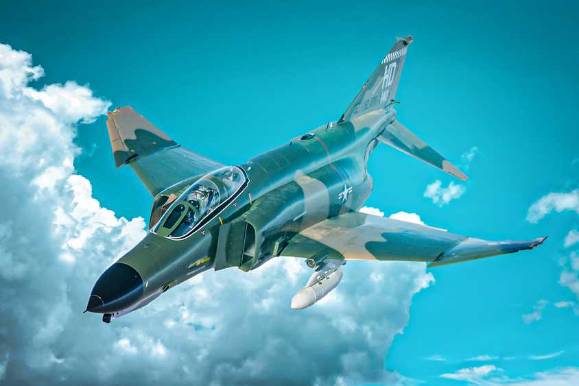 Wild Weasels F-100 To F-4G: Pioneering Electronic Warfare In USAF ...