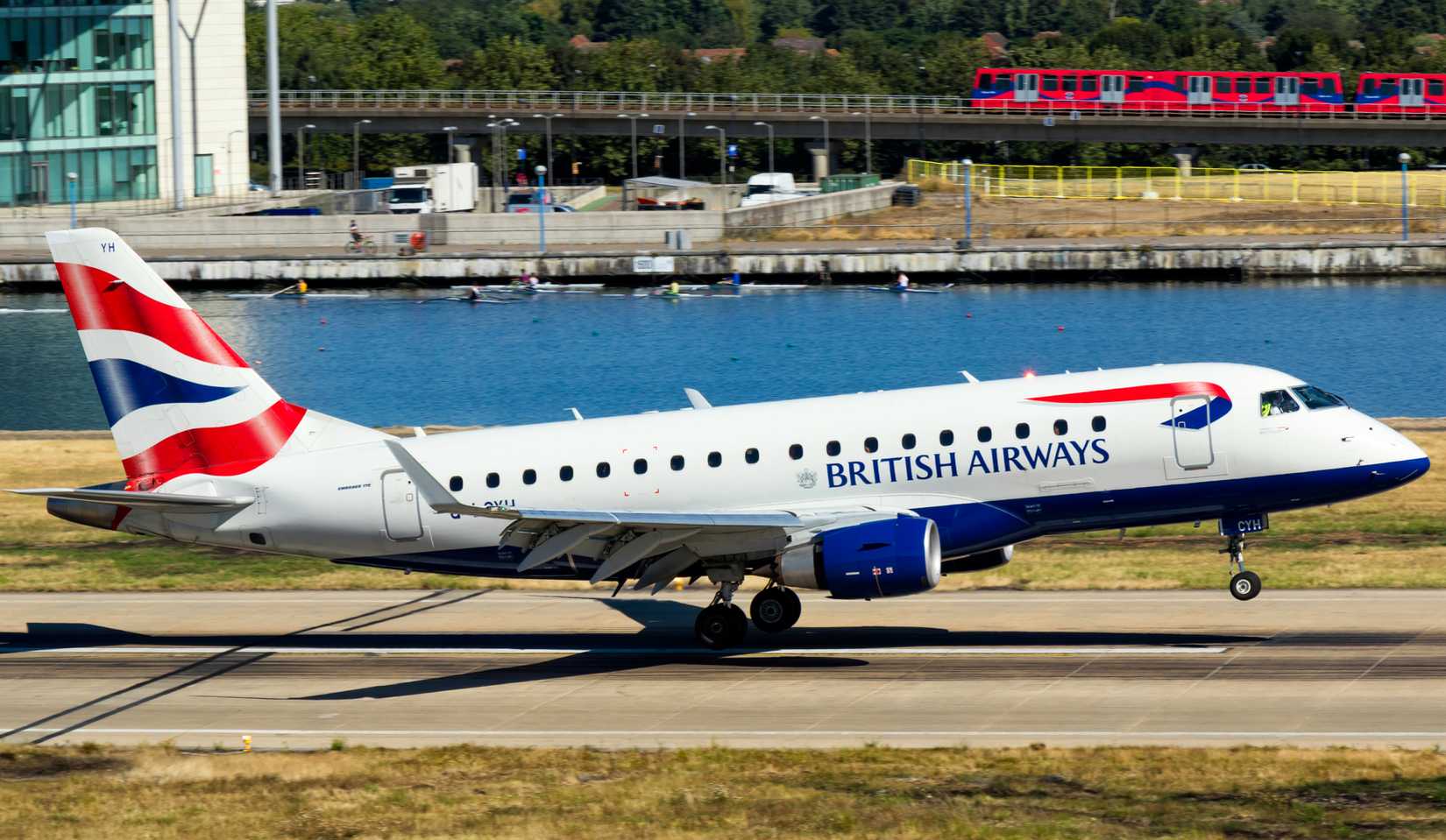 The Differences Between Embraer's E170 & E175 Models: A Brief Guide