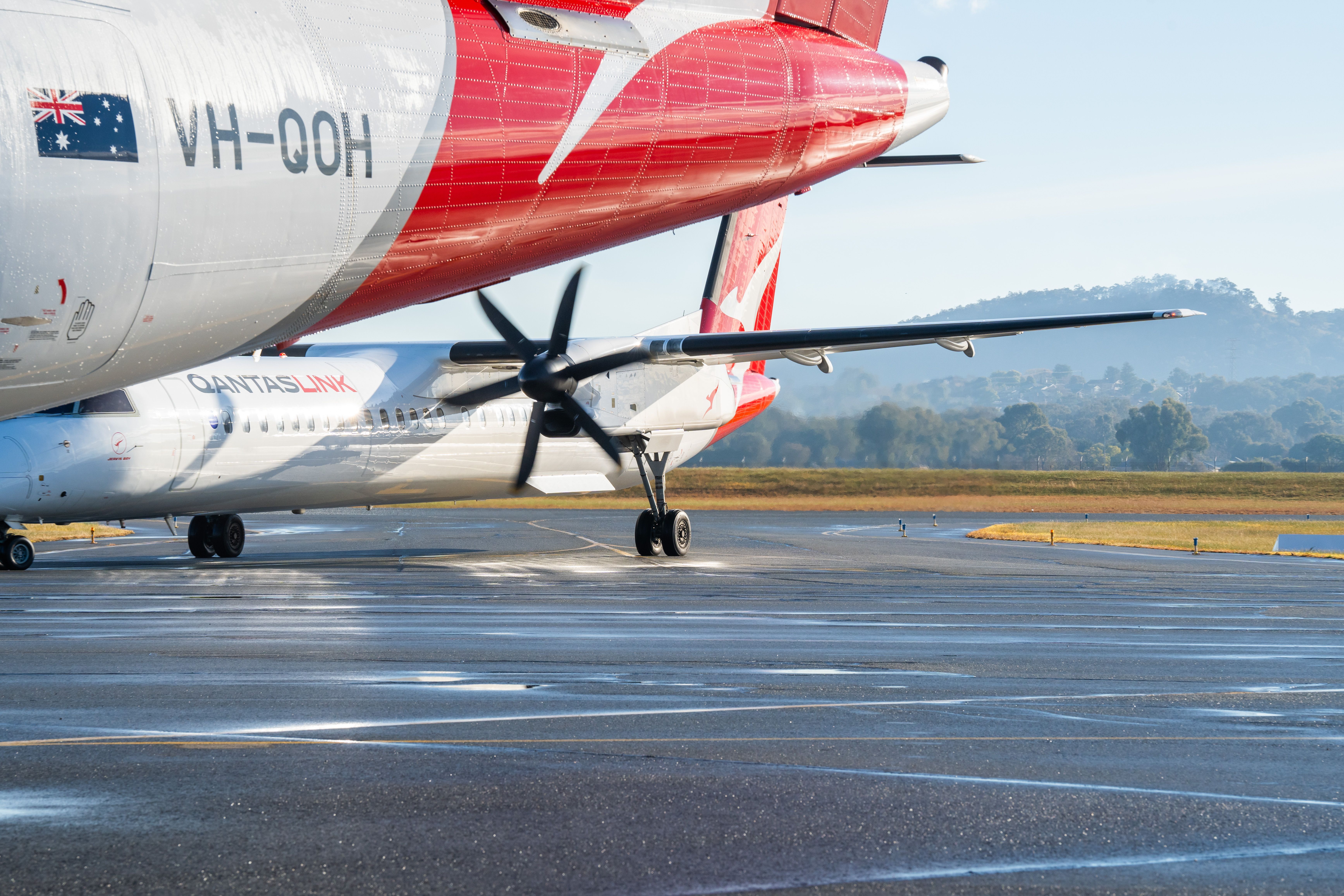Examined: The 4 Variants That Make Up The De Havilland Canada Dash 8 ...