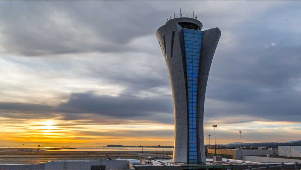 Wow: 5 Recognizable Landmarks That Make Certain US Airports Stand Out ...