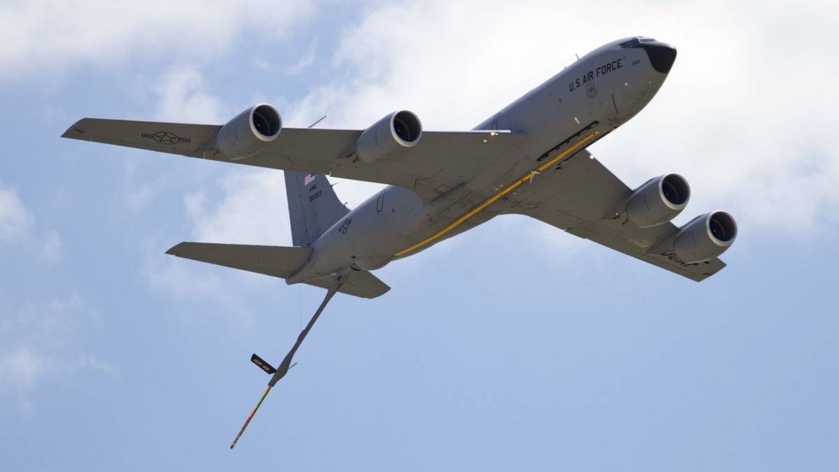 KC-135 Flap Falls From The Sky Into Quiet Hawaiian Beach Community's Lagoon