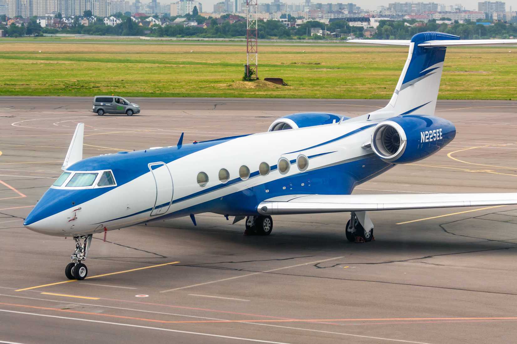 What Type Of Private Jet Does Lionel Messi Fly?