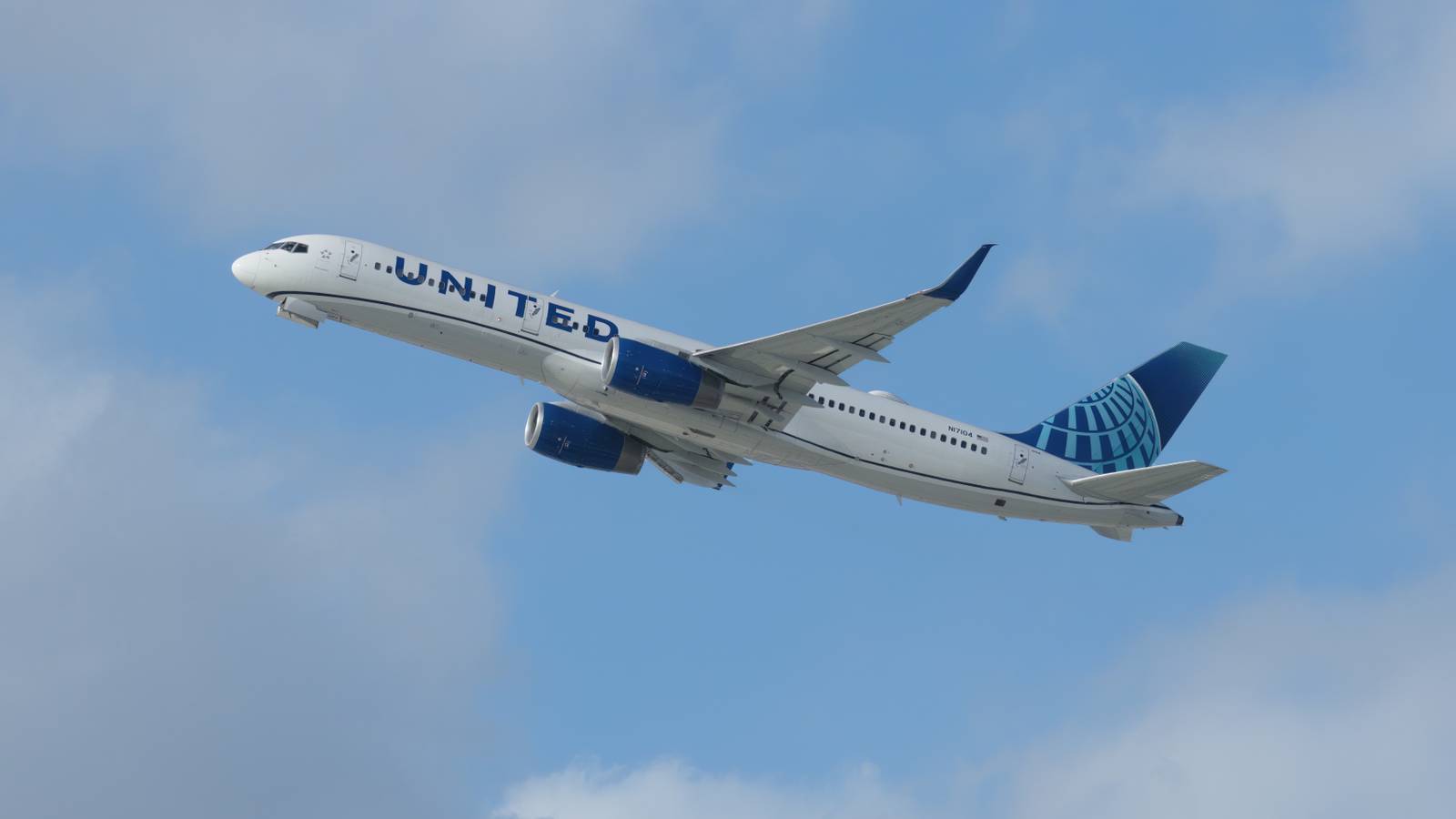 United Airlines Schedules Boeing 737 MAX 8s & 757-200s On Washington DC ...