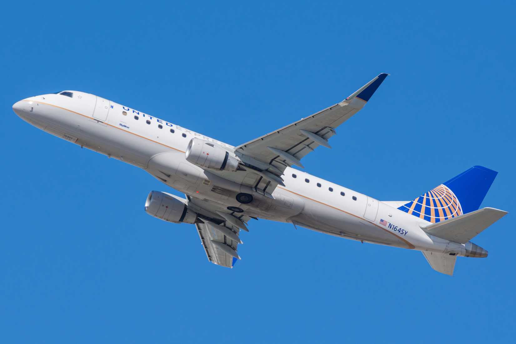 What Do United Express' Operations Look Like At Each Of The Airline's Hubs?
