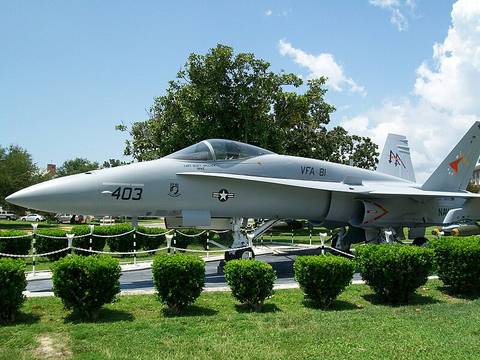 The F-15EX Eagle II vs The F/A-18 Super Hornet: Which Fighter Reigns ...