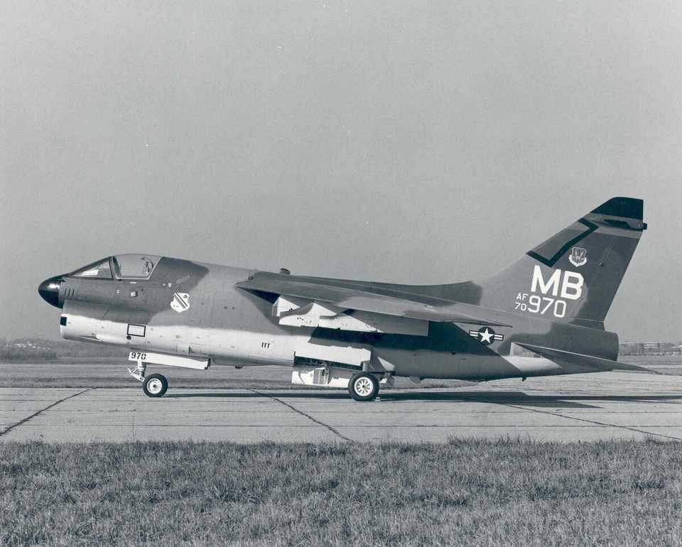 The Right SLUF: What To Know About The Stubby A-7 Corsair II US Cold ...