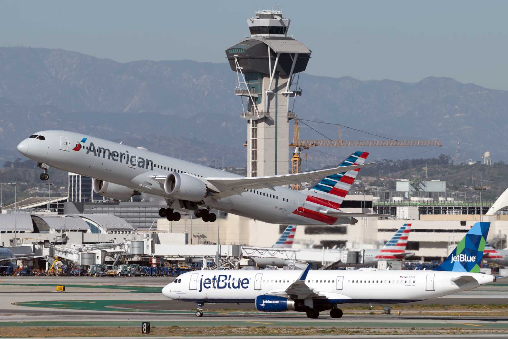 American Airlines Receives 1,000th Plane: What's Next For The Legacy ...
