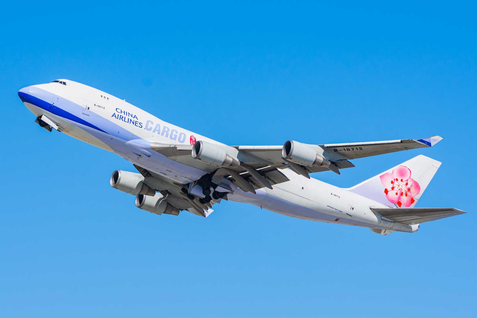 China Airlines' Diverse Airbus & Boeing Fleet: A Closer Look