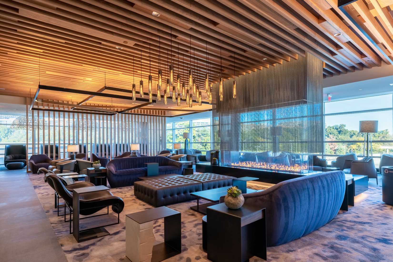 All The Ways To Access American Airlines' Admirals Club
